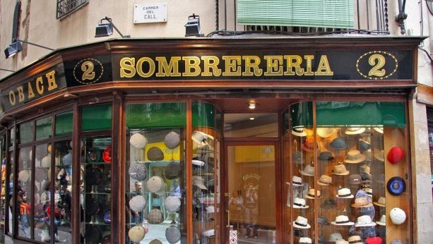 La sombrerería más antigua del barrio gótico de Barcelona cumple un ...