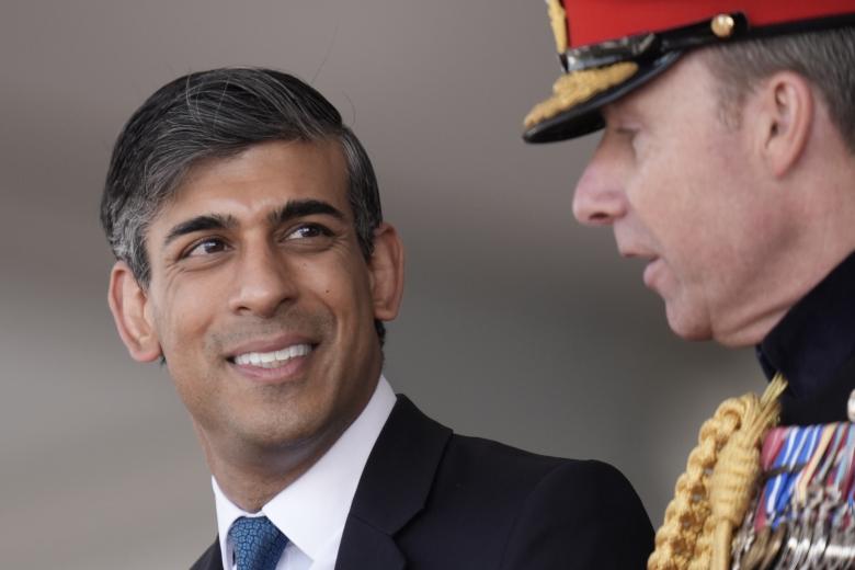 Las lágrimas de Carlos III y otras imágenes curiosas del 80 aniversario del Desembarco de Normandía