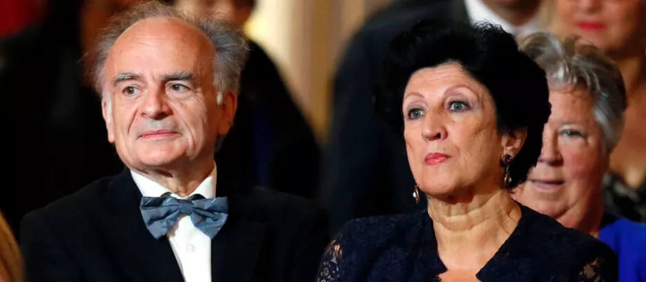 El padre de Macron llama «ingratos» a los franceses que no votan a su hijo