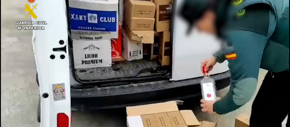 Roban una furgoneta llena de bebidas y acaban detenidos Roban una furgoneta llena de bebidas y acaban detenidos