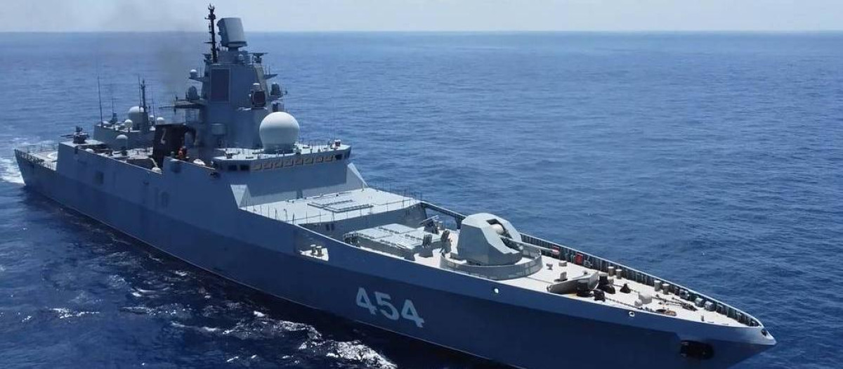 Una flotilla rusa cargada de misiles hipersónicos pasa frente a las costas de Ceuta y Melilla