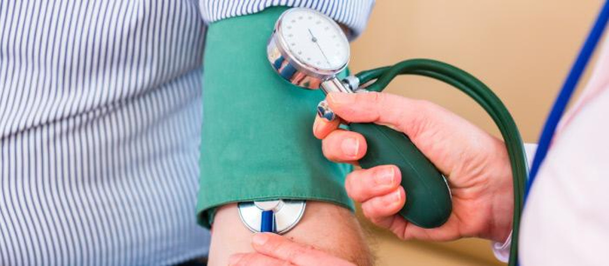 ¿Cuál es la tensión arterial y el pulso normales según la edad?