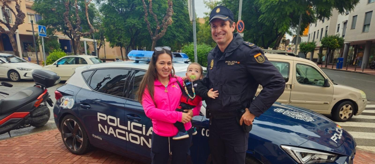 La rápida reacción de un policía fuera de servicio salva a un bebé de ...