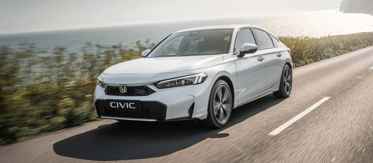 El nuevo Honda Civic e:HEV llega con diseño renovado y un interior más premium
