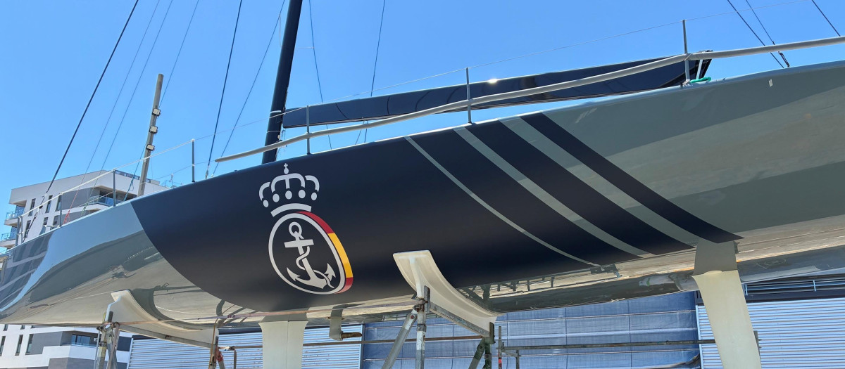 La Armada estrena su nuevo velero de alta competición: así es el «Hispania»
