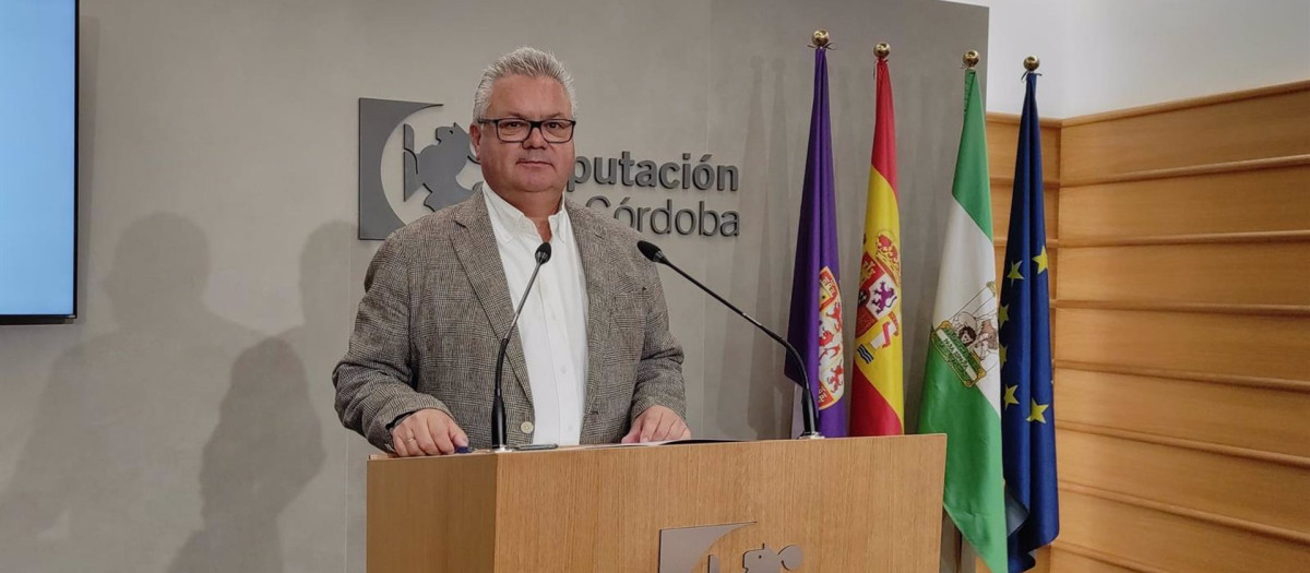 La Junta sonroja a Esteban Morales por los presupuestos de Diputación