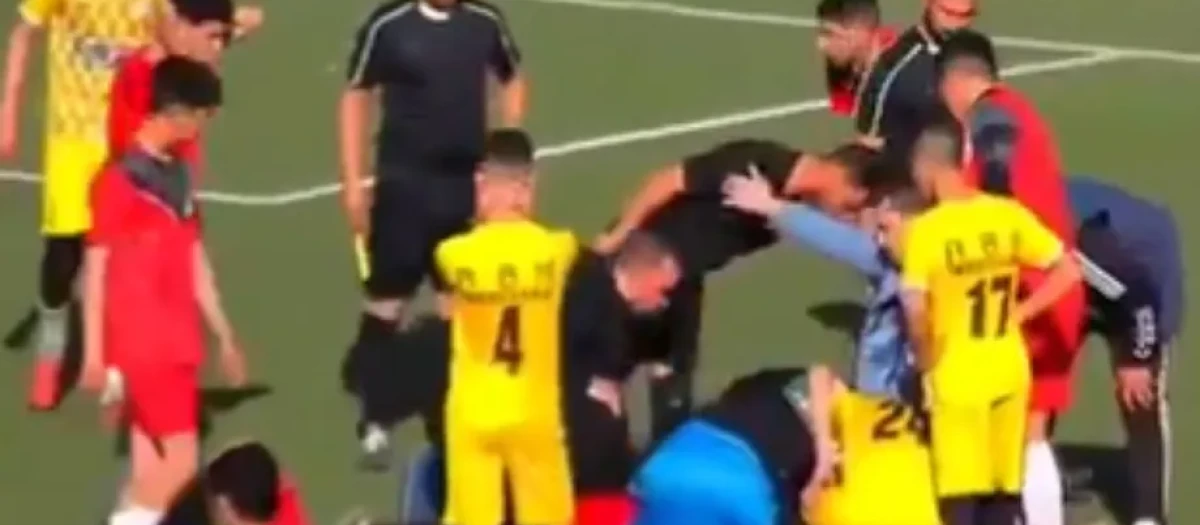 Muere un joven de 17 años tras recibir una fuerte patada en un partido ...