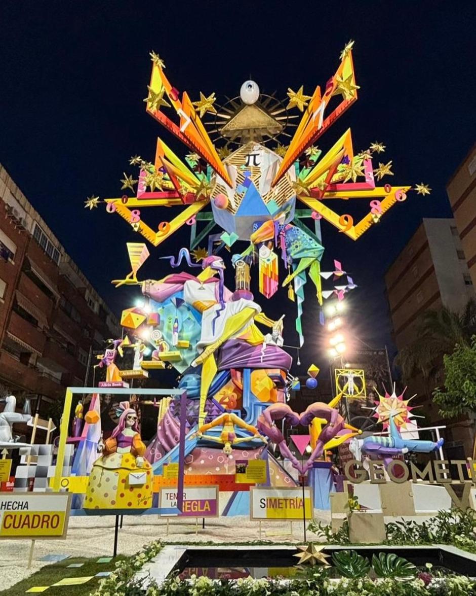 Así son las Hogueras de categoría Especial premiadas en Alicante