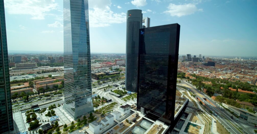 El IE inaugura en Madrid el tercer campus vertical más grande del mundo