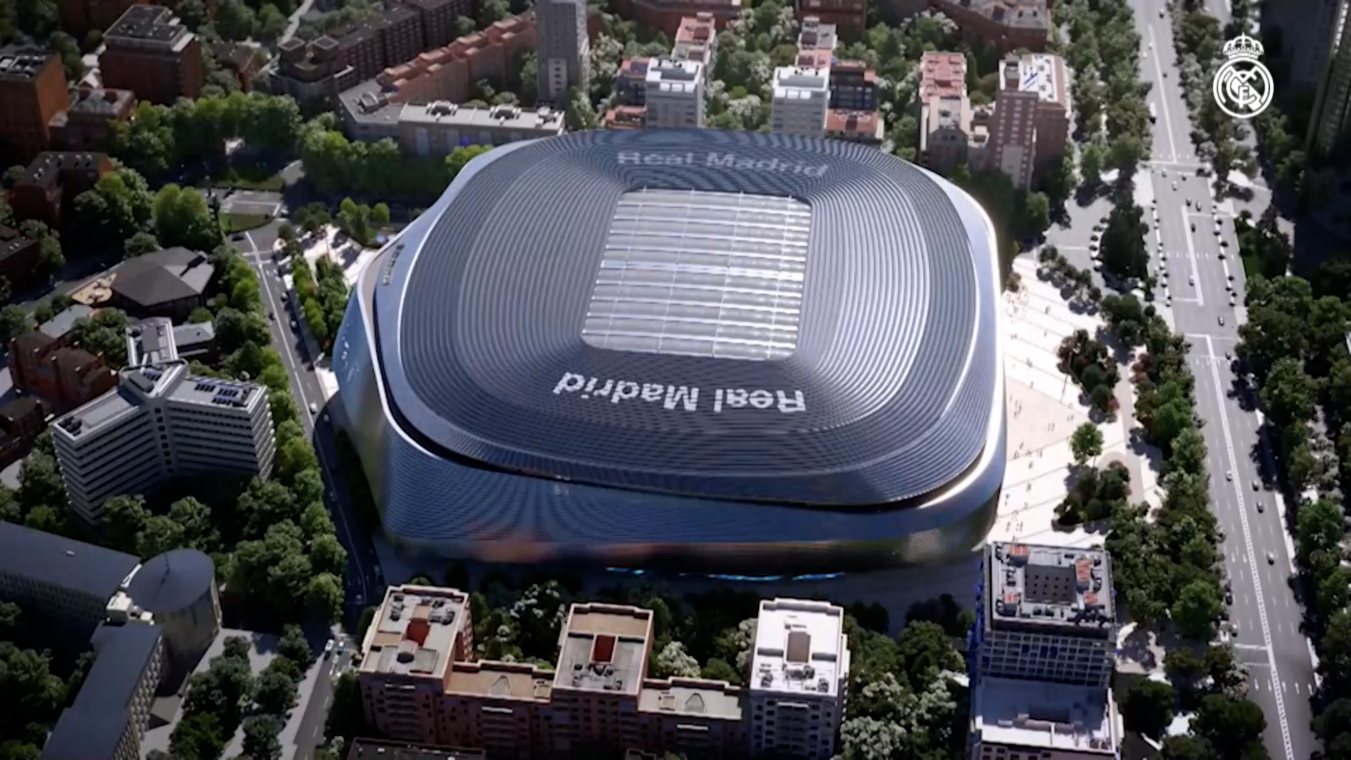 El espectacular césped retráctil del Bernabéu estará en funcionamiento ...