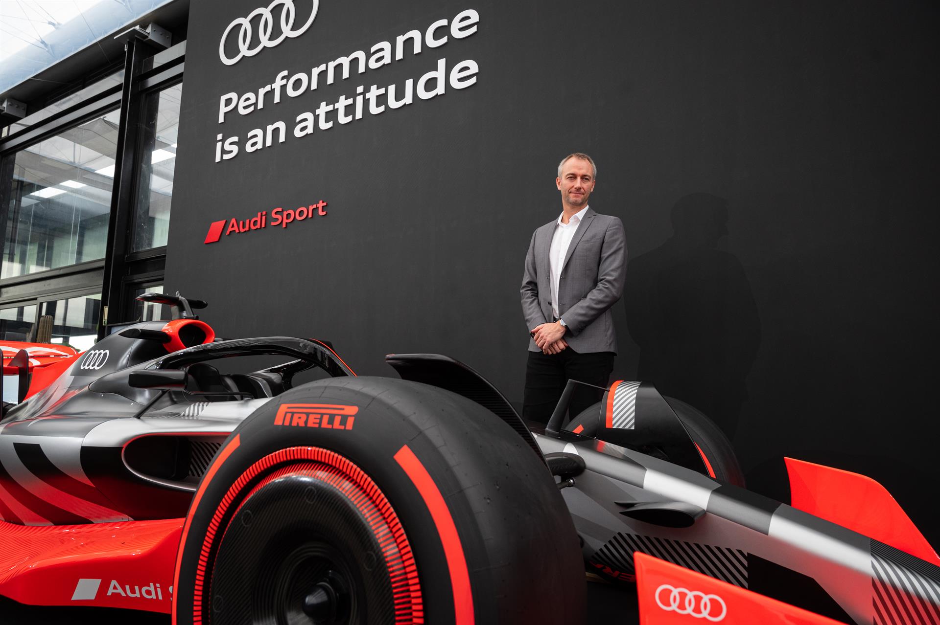 Audi presenta en Madrid su proyecto en Fórmula 1 y sueña con Carlos Sainz
