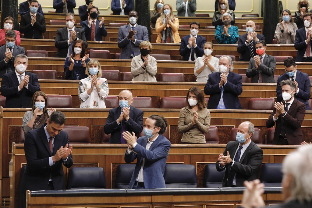 El cerco se estrecha: había solo 27 diputados del PSOE aquella noche en ...