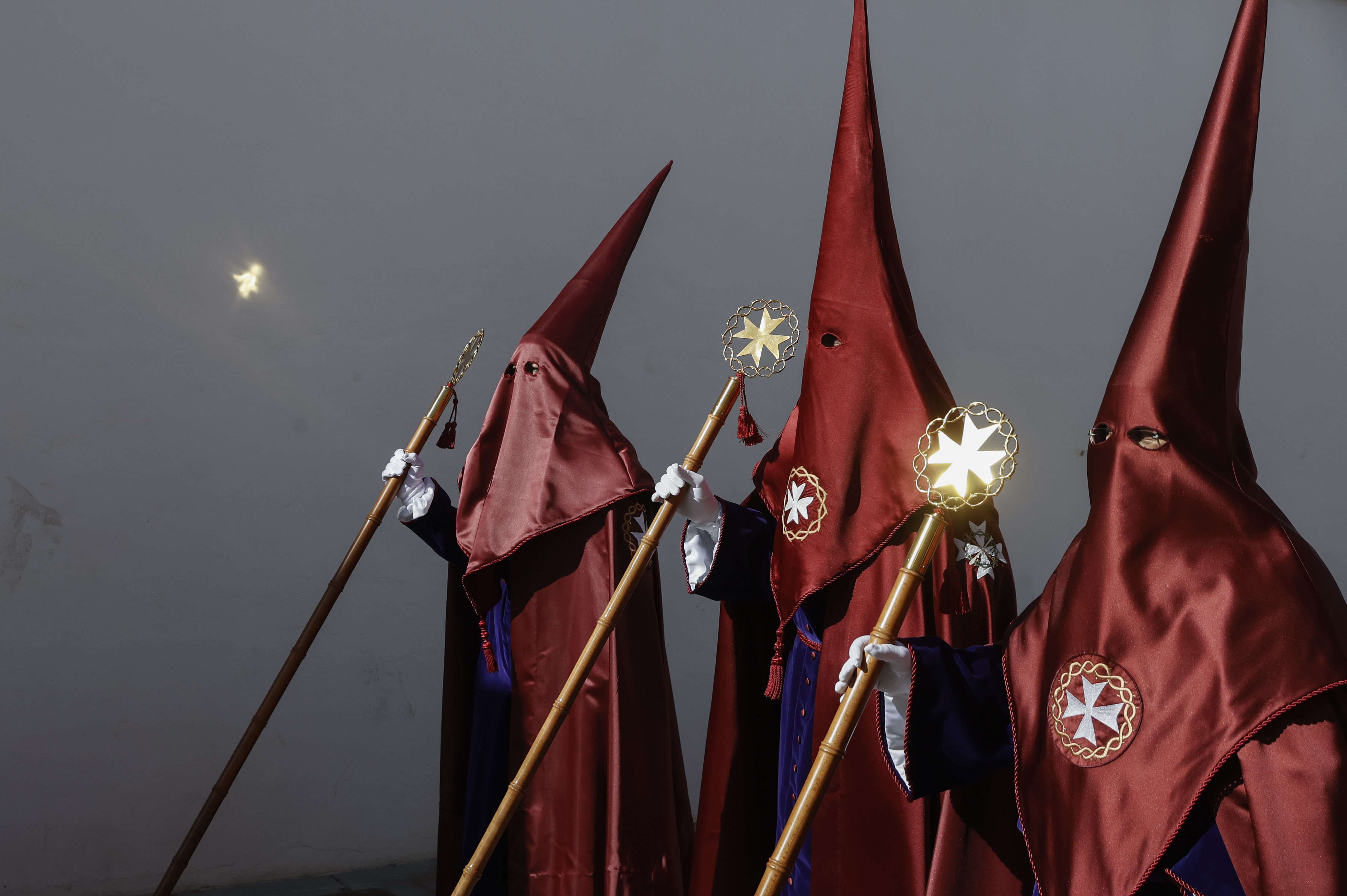 ¿Tienen un significado los colores de los penitentes y nazarenos de la ...