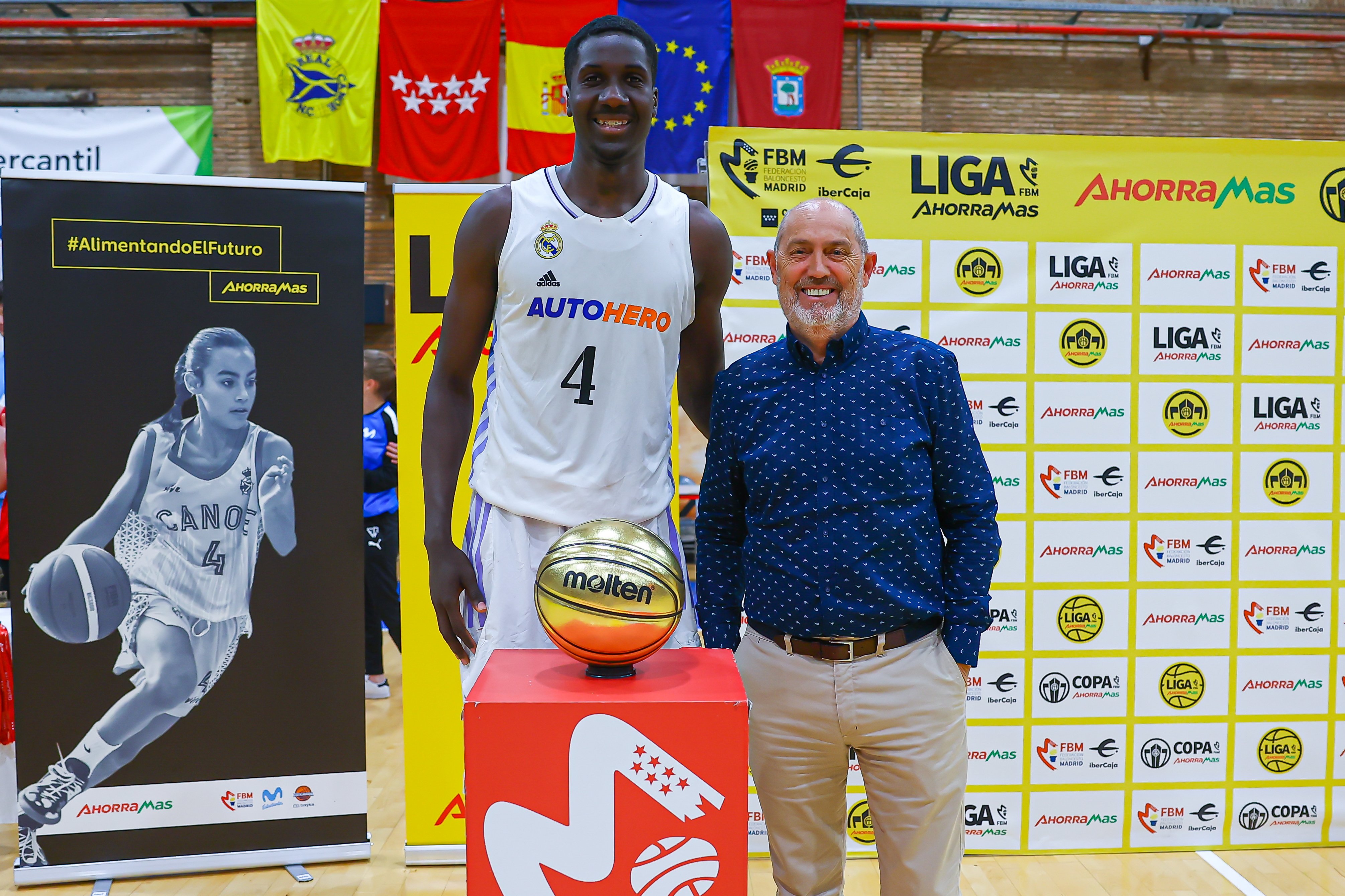 Ismaila Diagne, un nuevo gigante de 16 años y 2,11 metros que tiene el ...