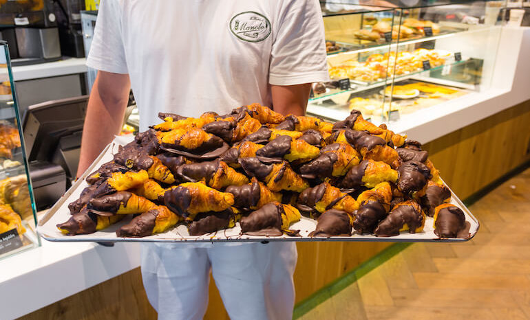 Manolo Bakes: la historia que nadie conoce sobre el negocio más dulce ...