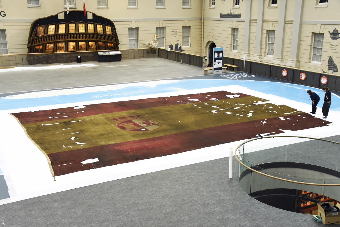 La historia de la enorme bandera española capturada por los ingleses en ...