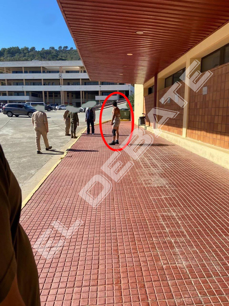 La cabo Roberto Perdigones se ríe del Ejército paseando con un ...