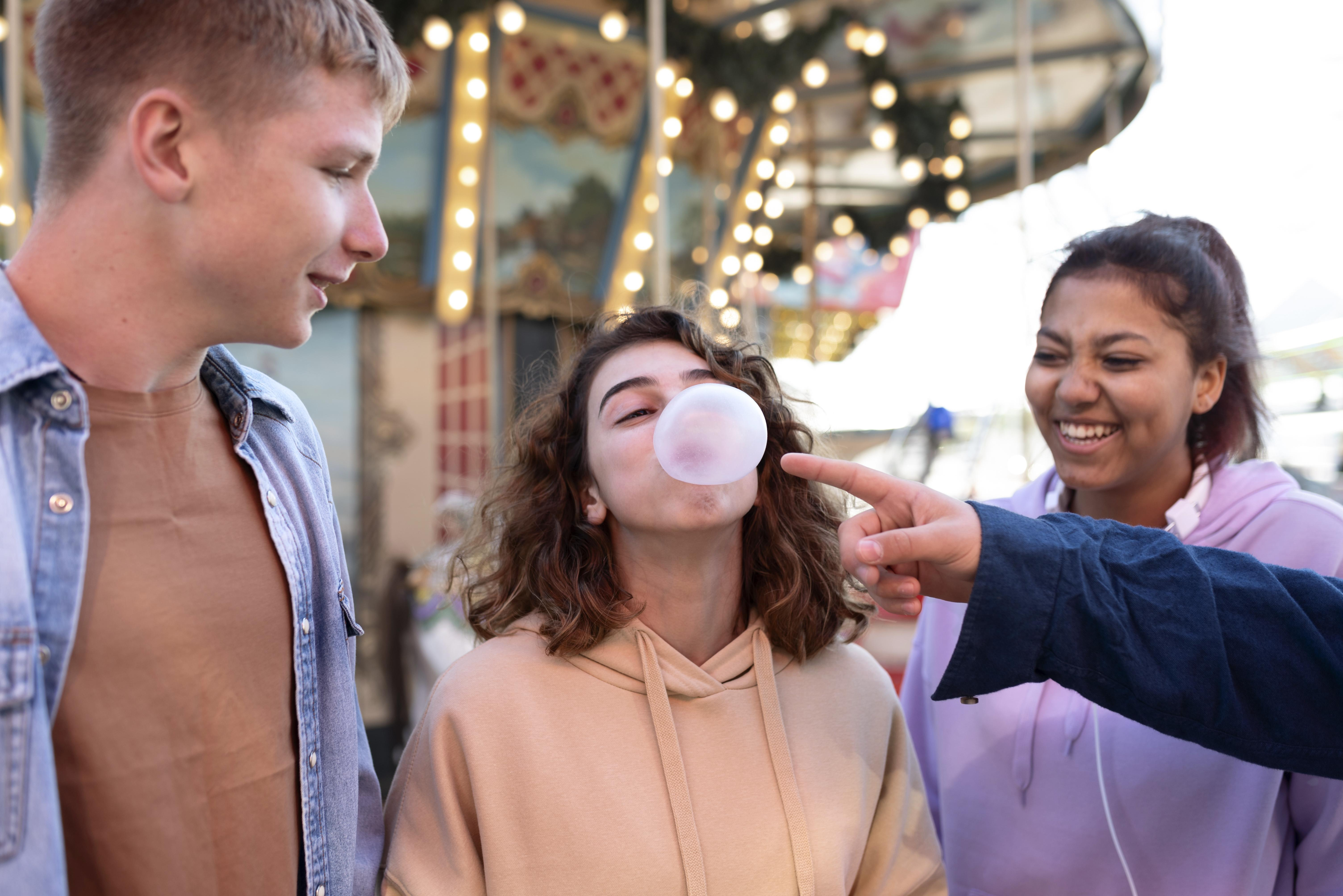 ¿Qué le pasa a tu cuerpo si te tragas un chicle?