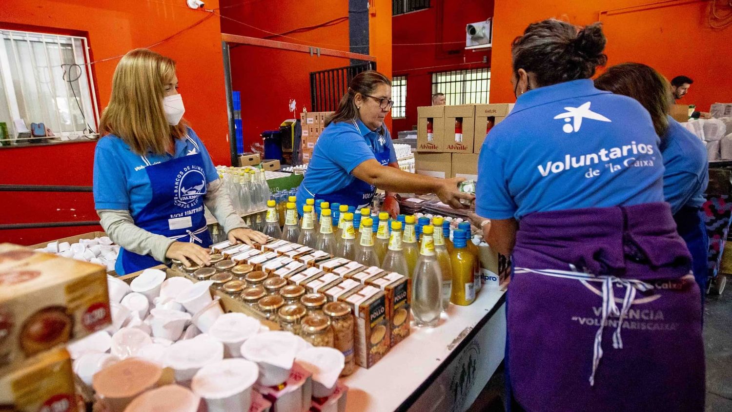 Dónde puedes hacer donaciones para los afectados por la DANA: puntos de recogida en las ...