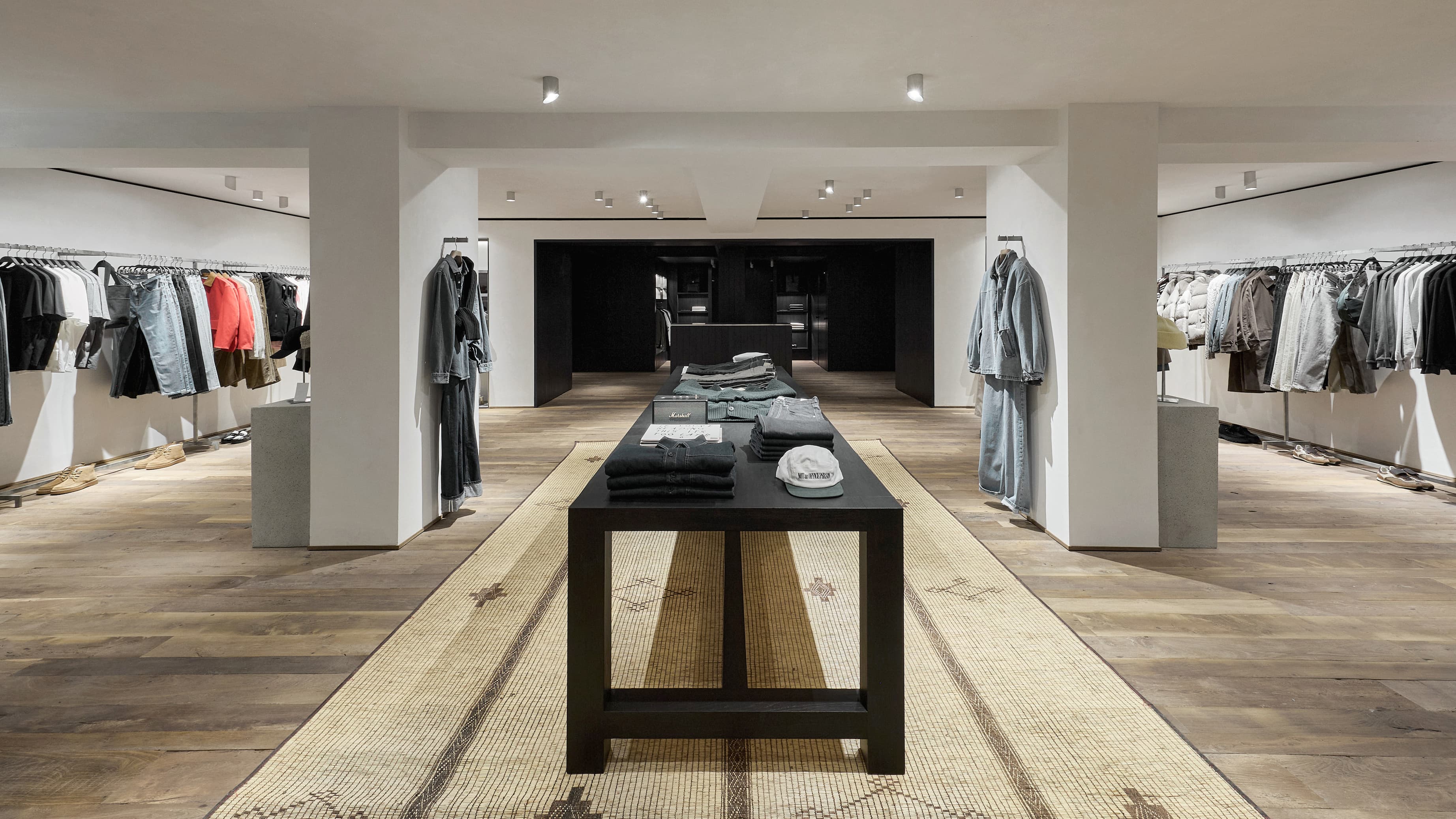 Inditex abre un espectacular Zara Hombre en la calle Hermosilla de ...