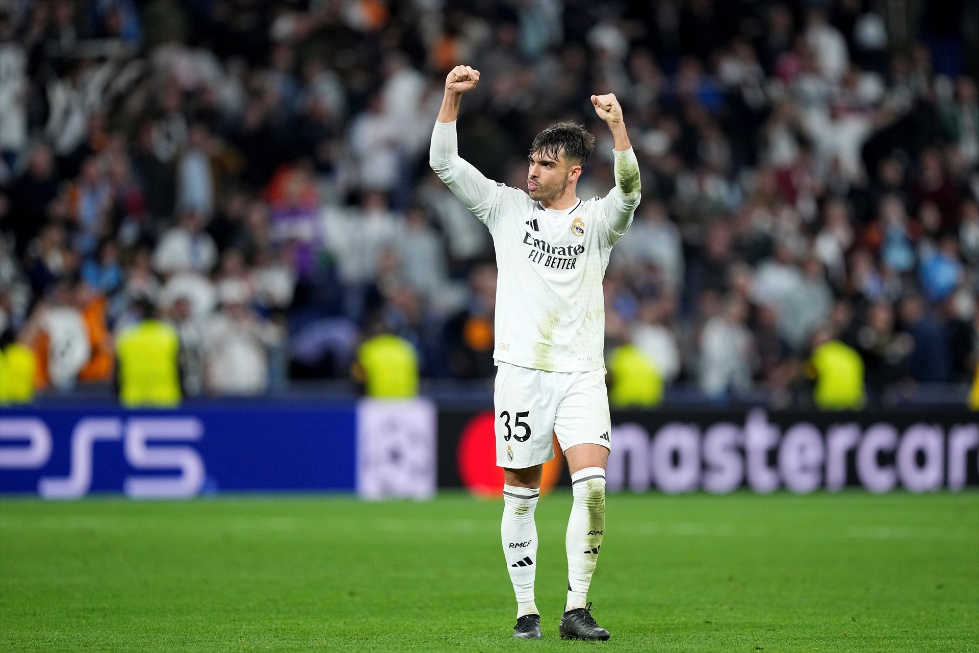 Raúl Asencio, canterano multiusos, titular en tres meses y hecho en La ...