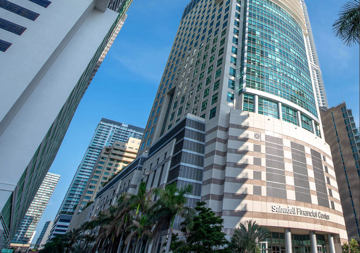 Amancio Ortega ultima la compra de las oficinas del Sabadell en Miami ...