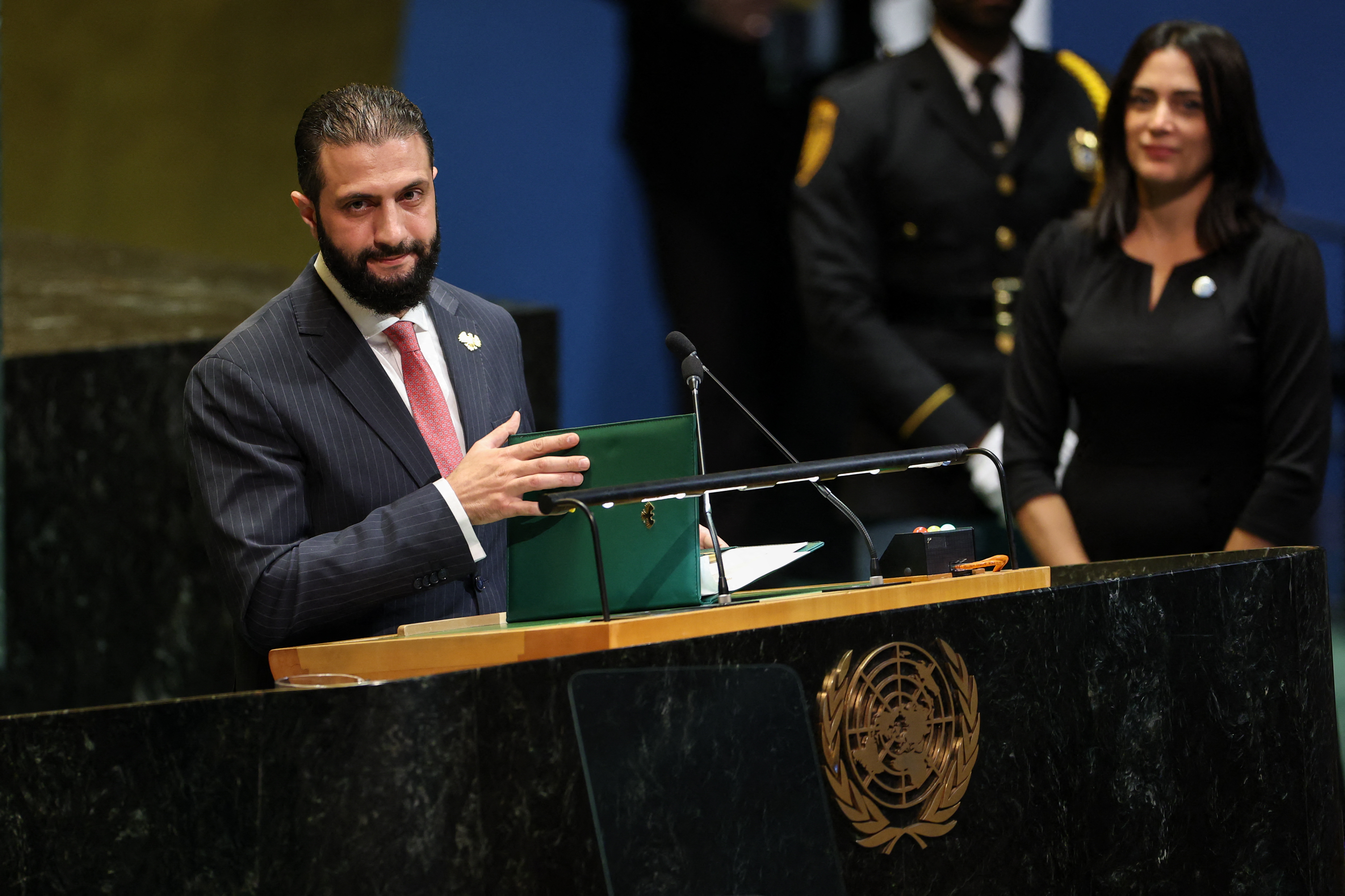 Ahmed al-Sharaa, de ser un terrorista con una recompensa de 10 millones a hablar ante la ONU ...