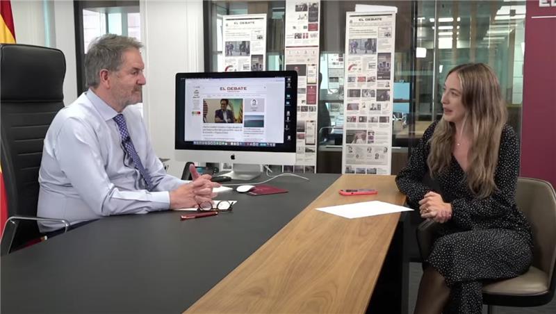 Vuelve a ver el encuentro de Bieito Rubido con los lectores para celebrar el cuarto aniversario ...