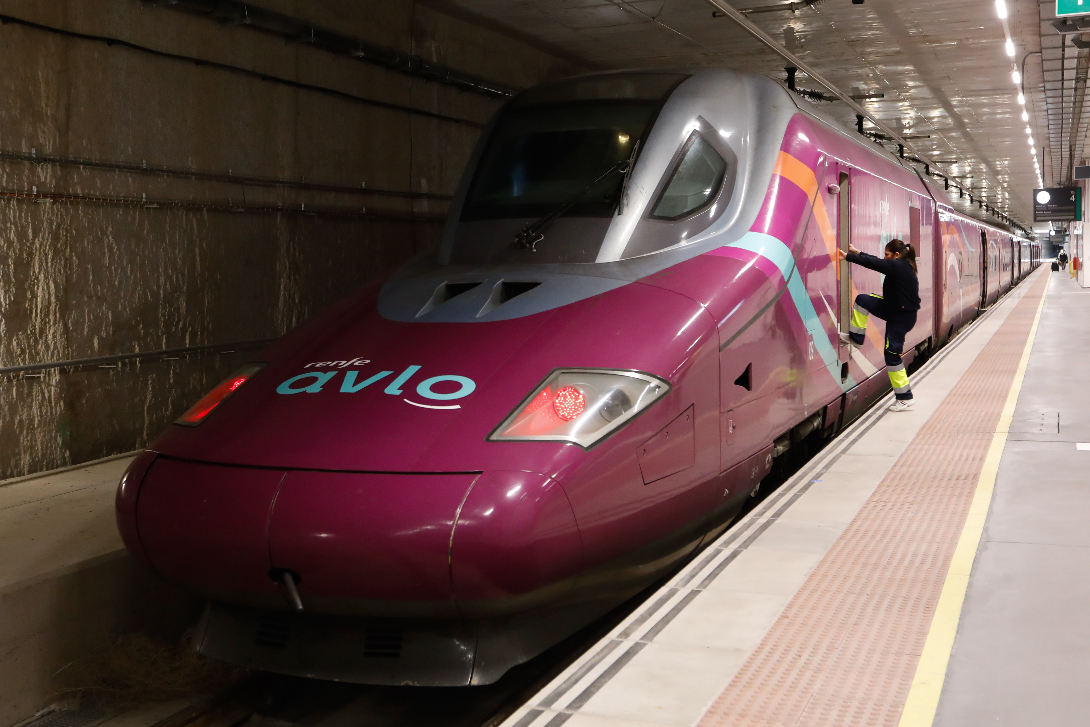 Renfe activa trenes de Madrid a Málaga y Sevilla por las cancelaciones ...