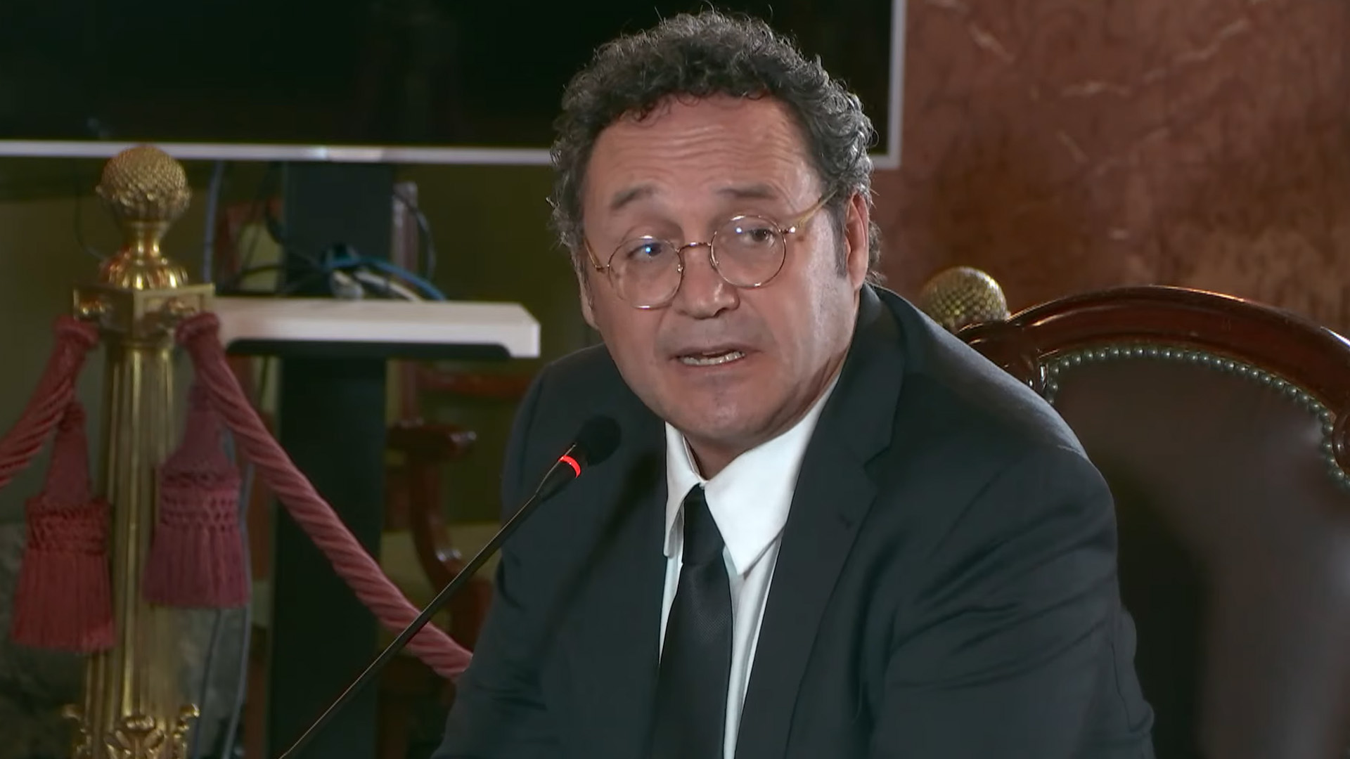 Así ha sido el momento en el que el fiscal general, García Ortiz, se ha sentado en el banquillo ...