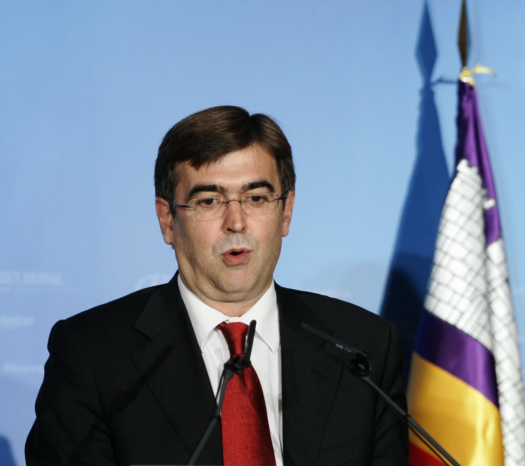 El Gobierno rectifica su «feo» al expresidente Antich y le concede ...