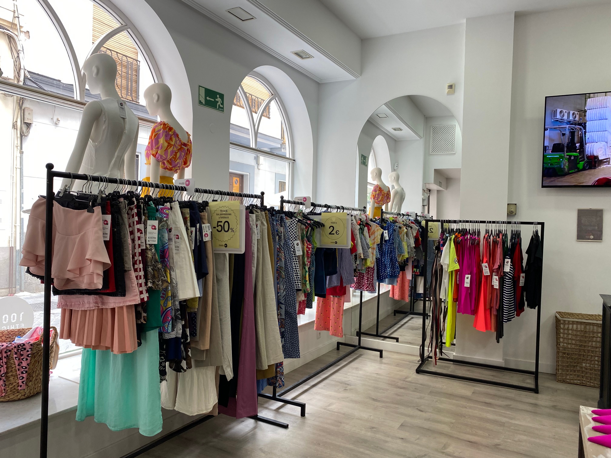 Cáritas Córdoba impulsa un programa innovador para el acceso a la ropa ...