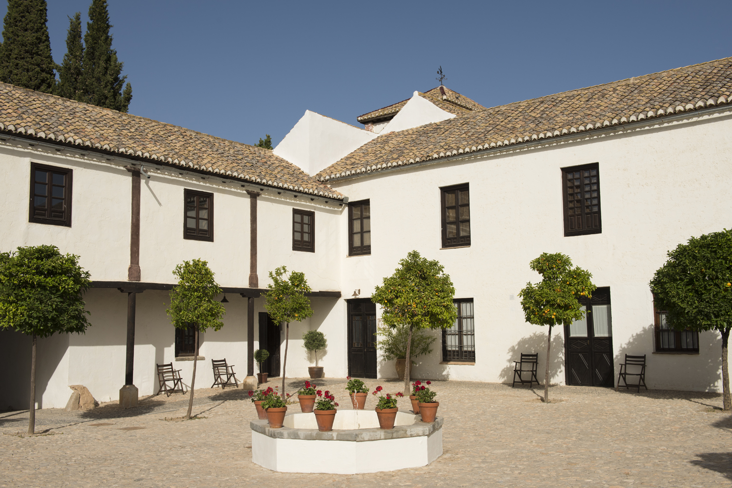 La nueva fiebre rural en Andalucía: cortijos abandonados que vuelven a ...