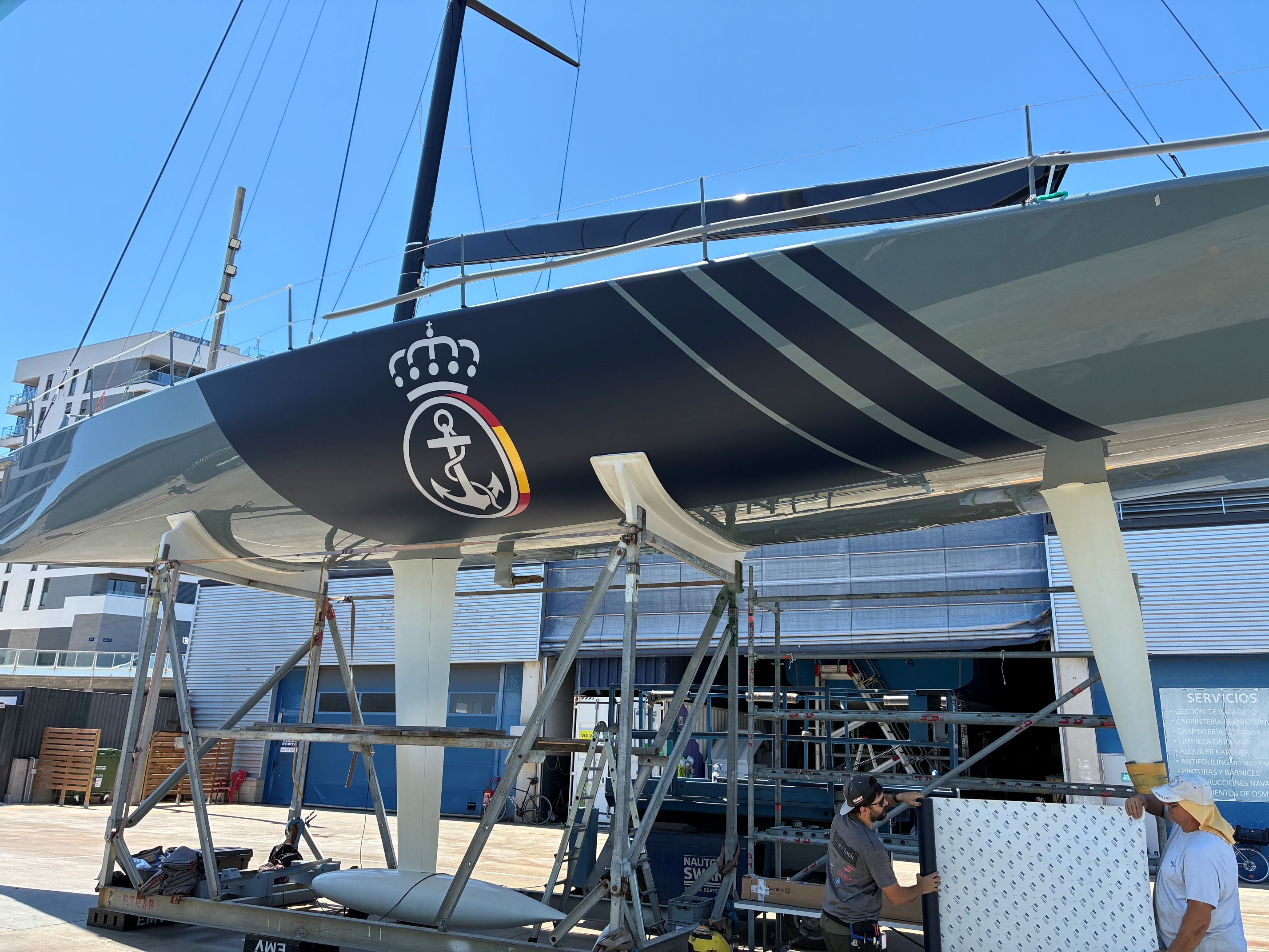La Armada estrena su nuevo velero de alta competición: así es el «Hispania»